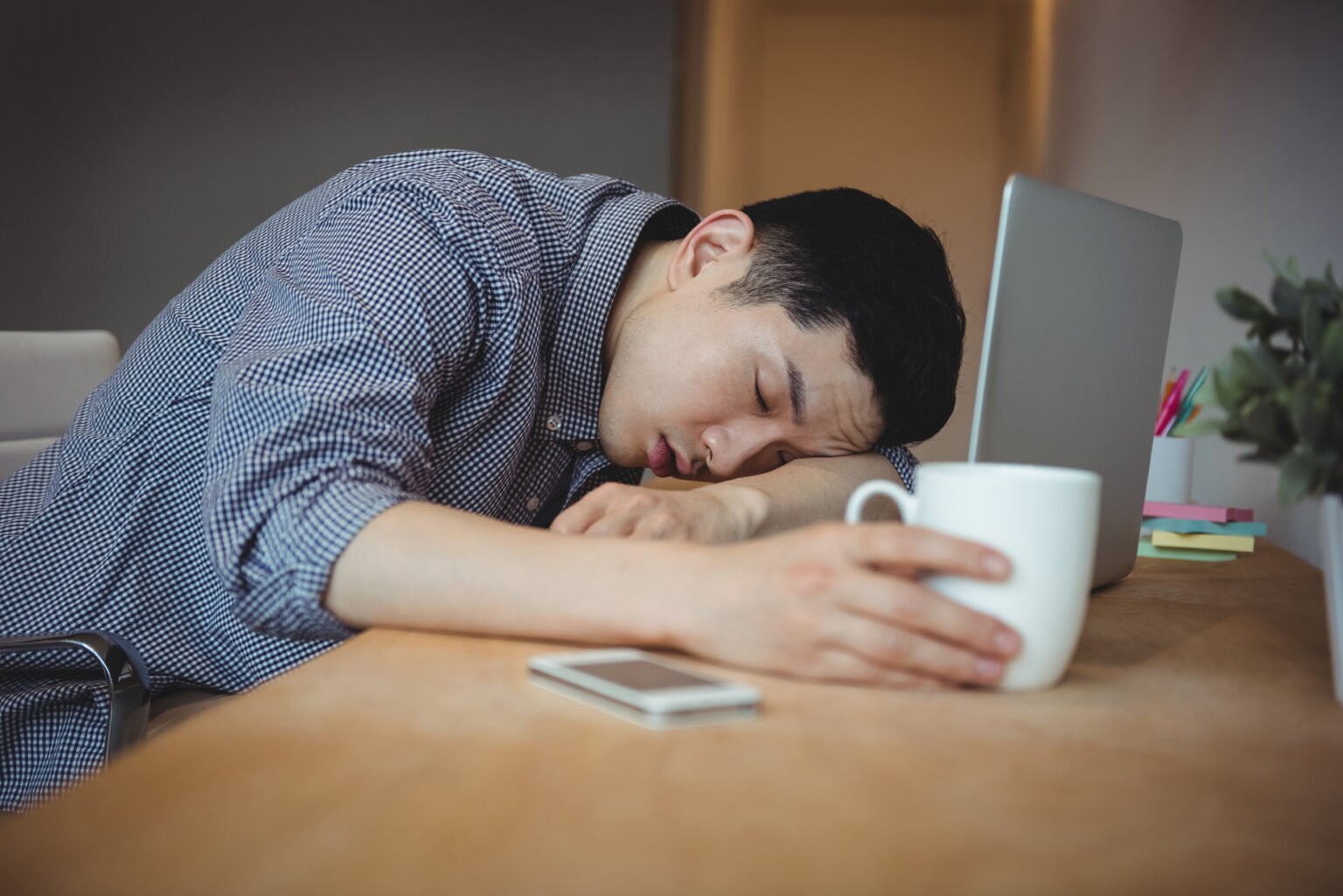 Saat Puasa Kenapa Badan Lemas dan Sering Pusing? - Medizen Clinic